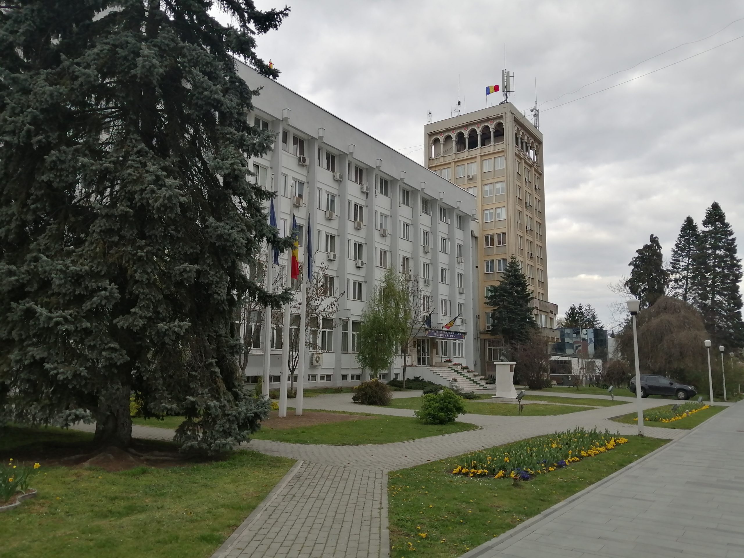 În prezent, în unitățile sanitare din județul Vâlcea se află doua ...